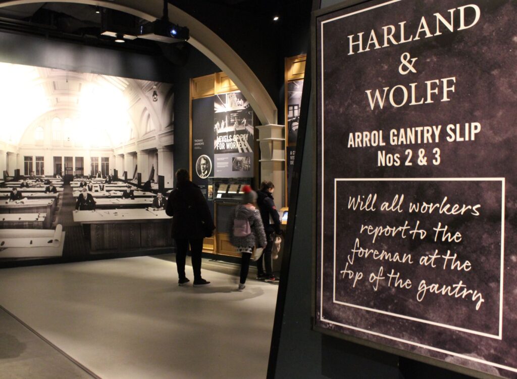 TITANIC: CQD CQD CQD SOS SOS CQD DE MGY - Himomatkaajan Turinoita